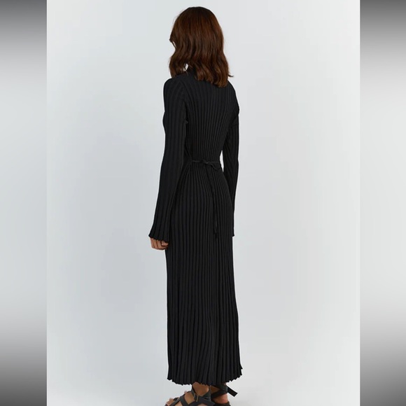 DISSH | Dresses | Dissh Ada Black Long Sleeve Midi Dress In Black ...